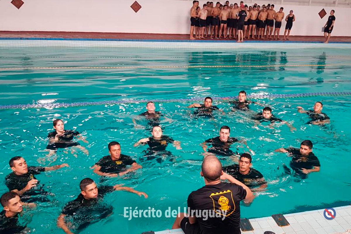 Uso y empleo del equipo de buceo en la Escuela Militar - Ejército Nacional