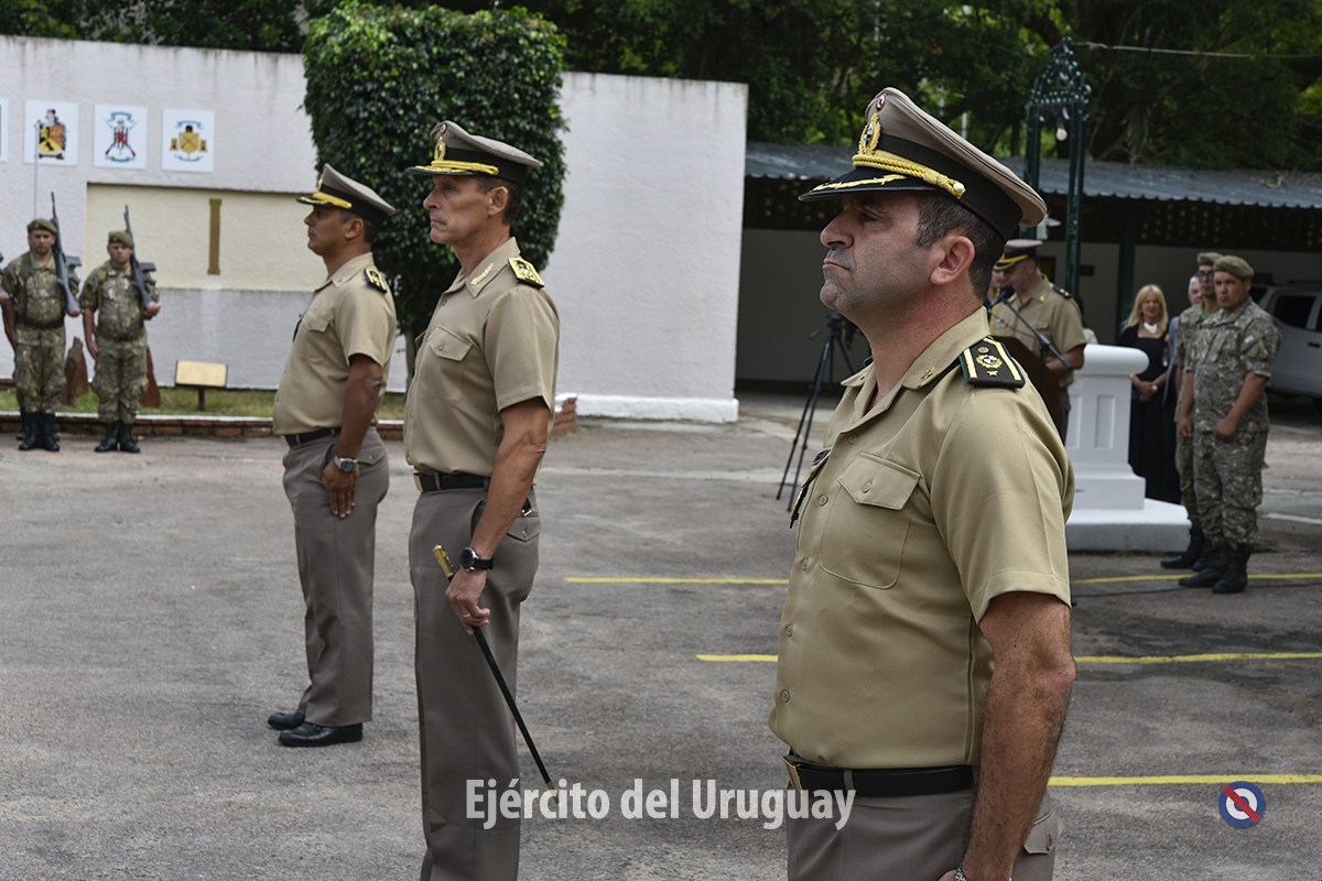 Ceremonia de relevos en la División de Ejército I - Ejército Nacional