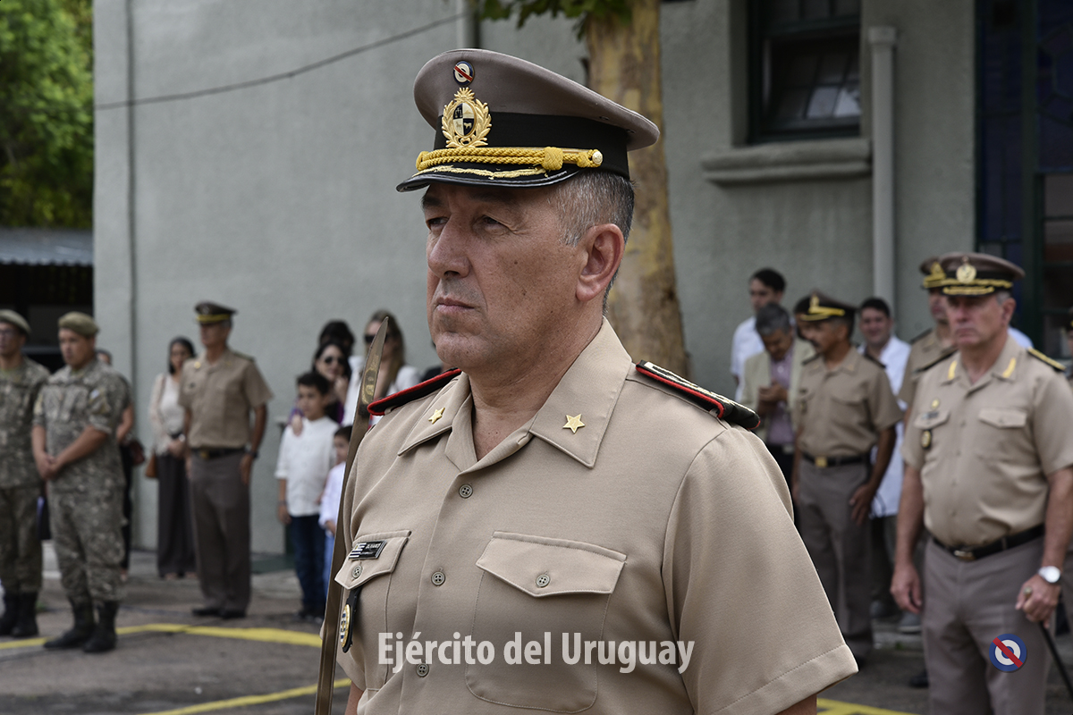 Ceremonia de relevos en la División de Ejército I - Ejército Nacional